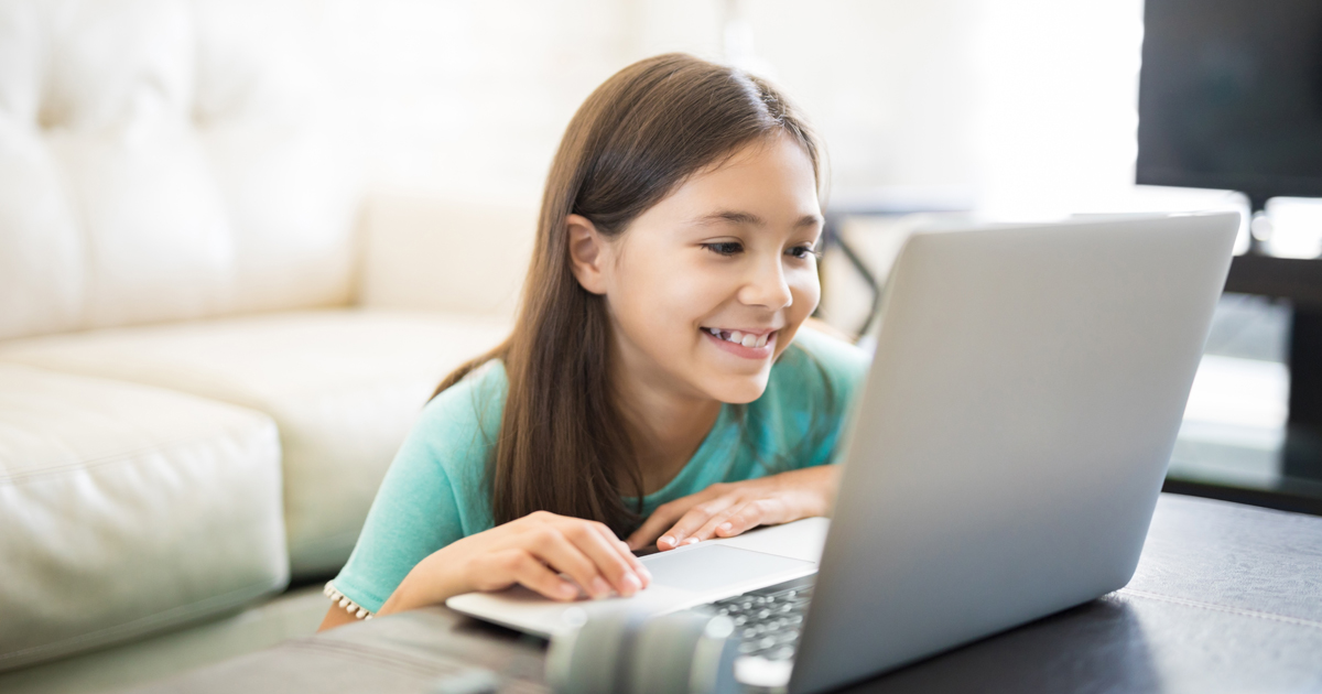 Cómo evitar la fatiga visual de los niños por el uso de pantallas