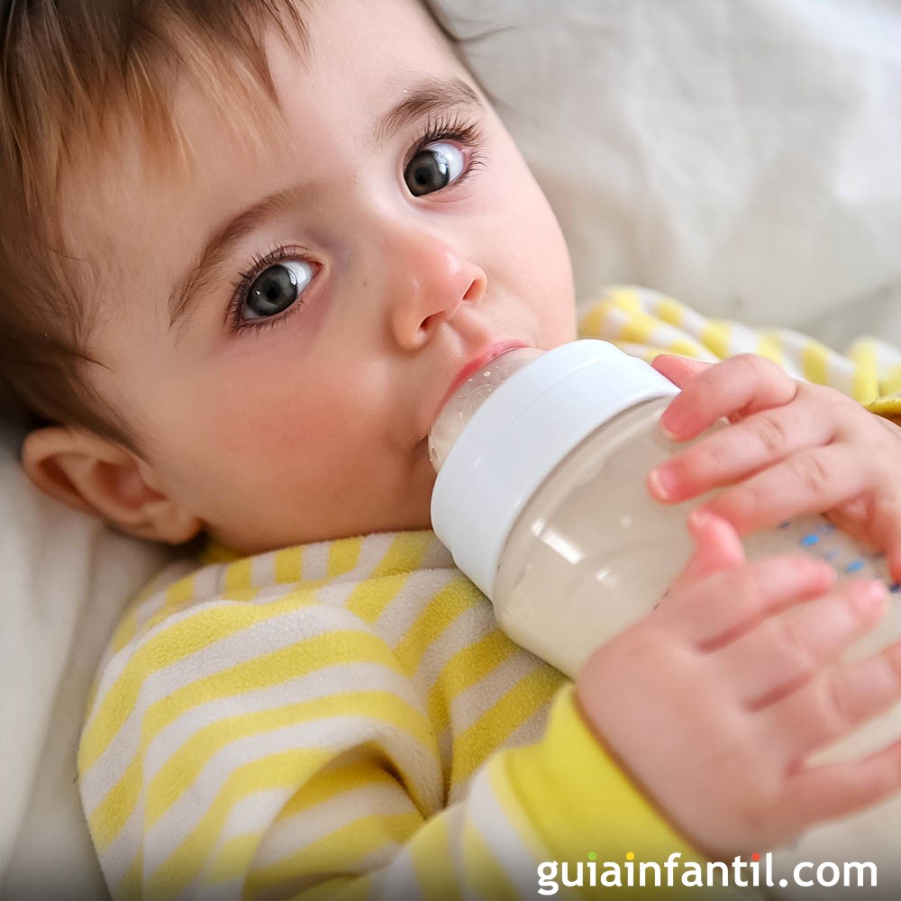 Bebés Bebiendo Leche
