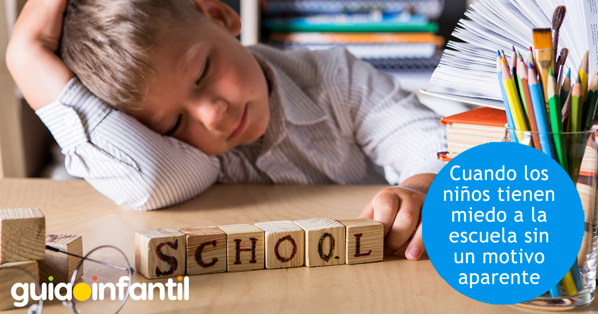 Niño Triste Yendo A La Escuela