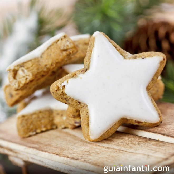 Galleta de estrella de Navidad nevada