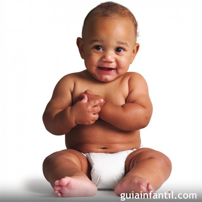 Foto del bebé sentado - El primer año del bebé en fotos