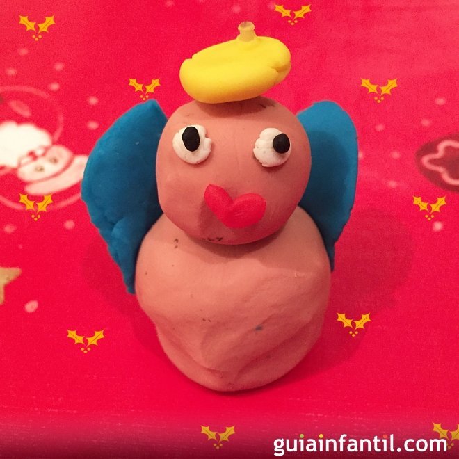 Ángel de Navidad. Manualidad para niños con plastilina