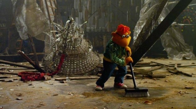 Los Muppets, Baile limpiando el teatro